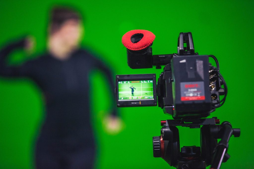 7 Best portable green screen buys for small business